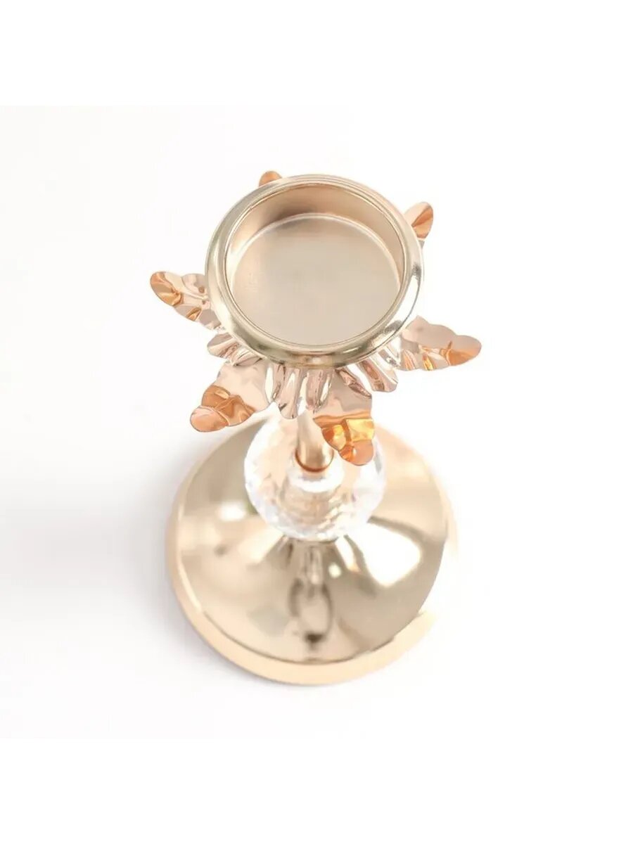 Золотистый подсвечник с хрусталем и цветочной ножкой