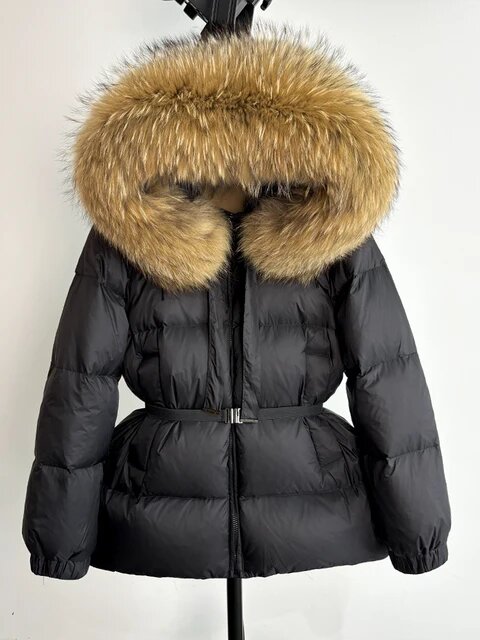 MOOCIE Lagabogy 2025, зимняя женская куртка с капюшоном, 90% белый утиный пух, теплая, женская, толстая, стеганая, роскошная верхняя одежда, большой натуральный мех енота