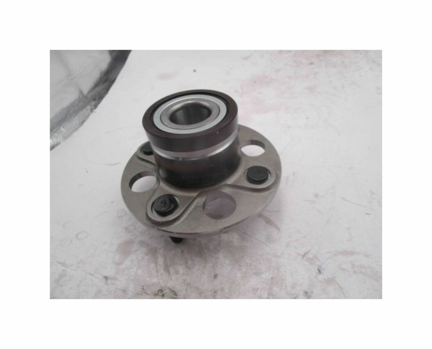 Cтупица Колеса С Подшипником Задняя Honda Jazz Ii (Gd) -08 (Барабанный Мех.)(Deqst 107095) — фото 1