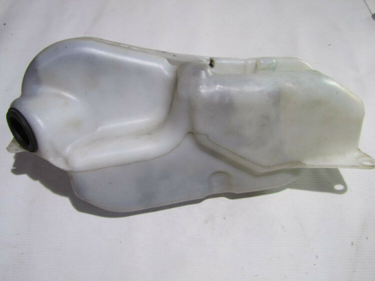 Бачок омывателя 28910JD000 без омывателя фар Ниссан Кашкай J10 с 06 по 2014г - без мотора - К16