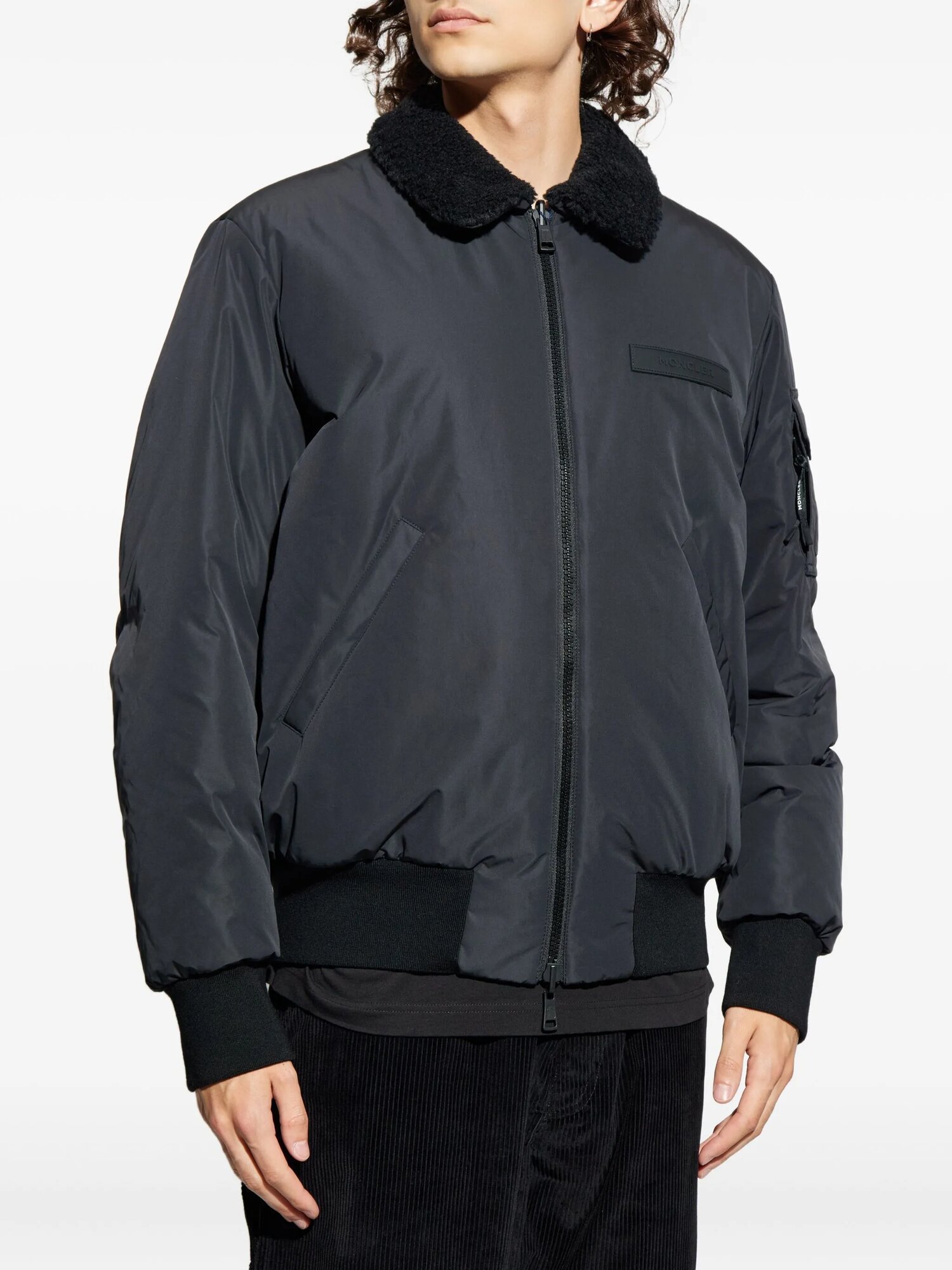 Куртка Moncler Sherpa-collar bomber jacket, размер 52, black/black — фото 1