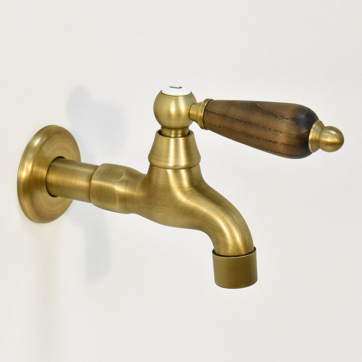 Кран для бани с деревянной ручкой FKS-4DT бронзовый