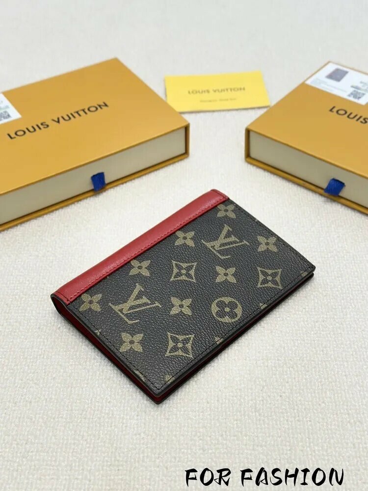 Louis Vuitton Обложка для паспорта