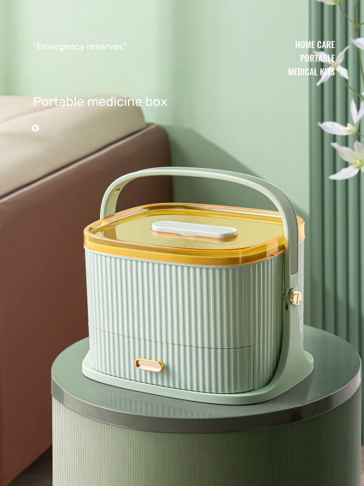 Контейнер для хранения лекарств, зеленый