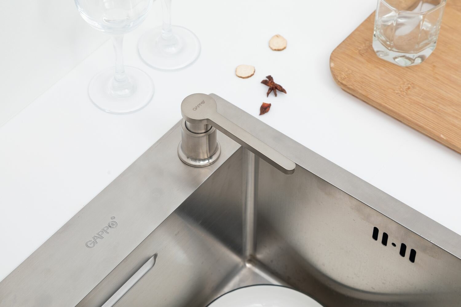 Дозатор для жидкого мыла GAPPO G4IR06AY-5DI, сатин