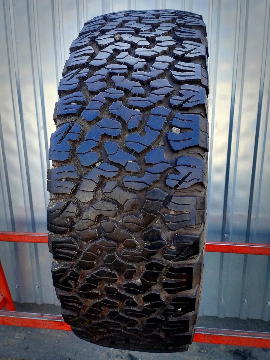 Автошина Б/У 285/70 R17 BFGoodrich All-Terrain T/A KO2