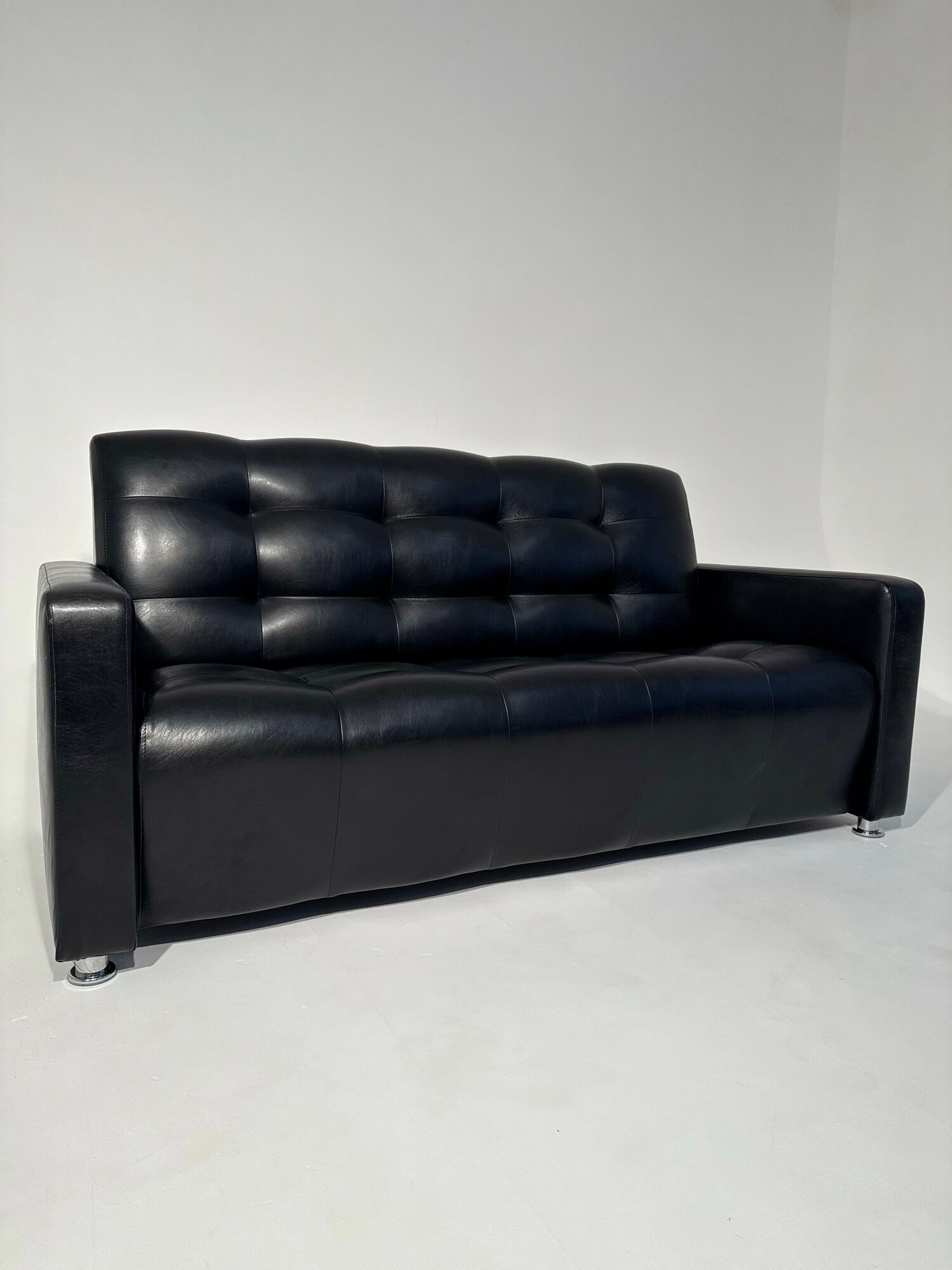 Диван офисный Канцлер, механизм Нераскладной, 170х82х85 см, чёрный, глянцевый