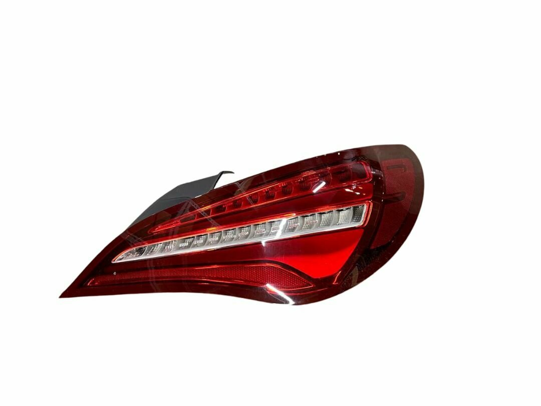 Фонарь правый задний Mercedes CLA W117 рестайл