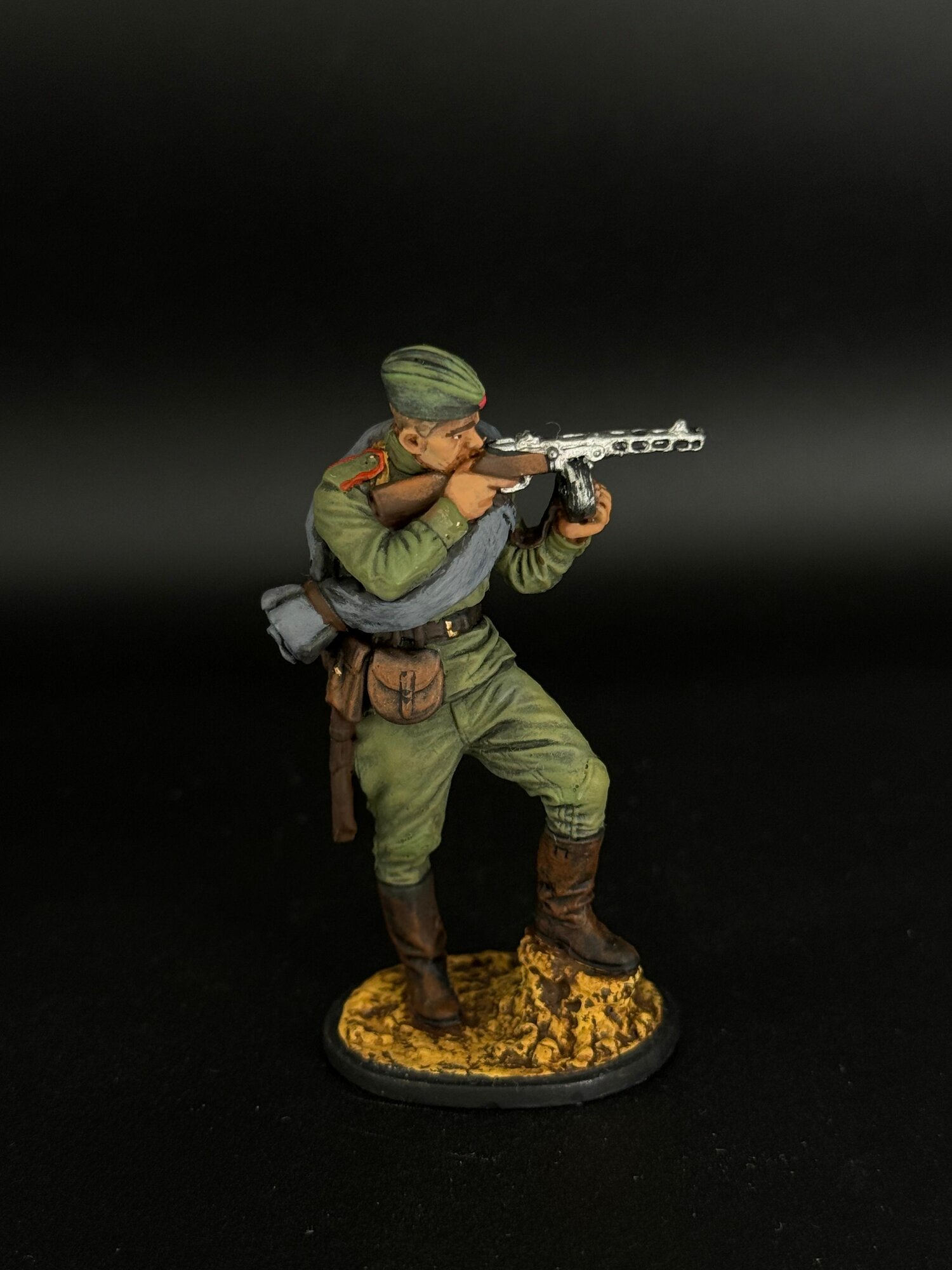Коллекционный оловянный солдатик фигурка Автоматчик пехоты Красной Армии, 1943-45 гг. СССР СССР 54 мм масштаб 1:32 ручная роспись