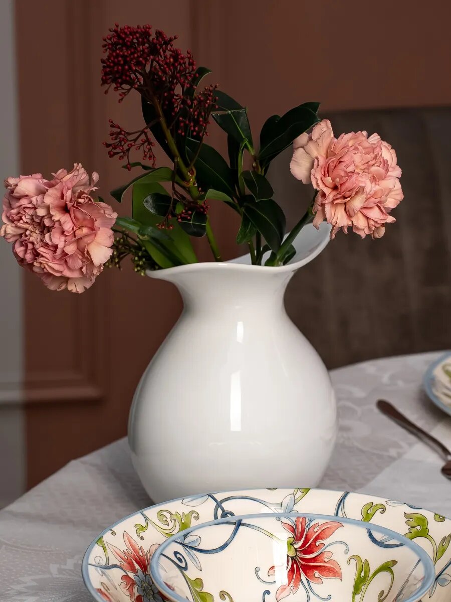 Ваза для цветов фарфоровая