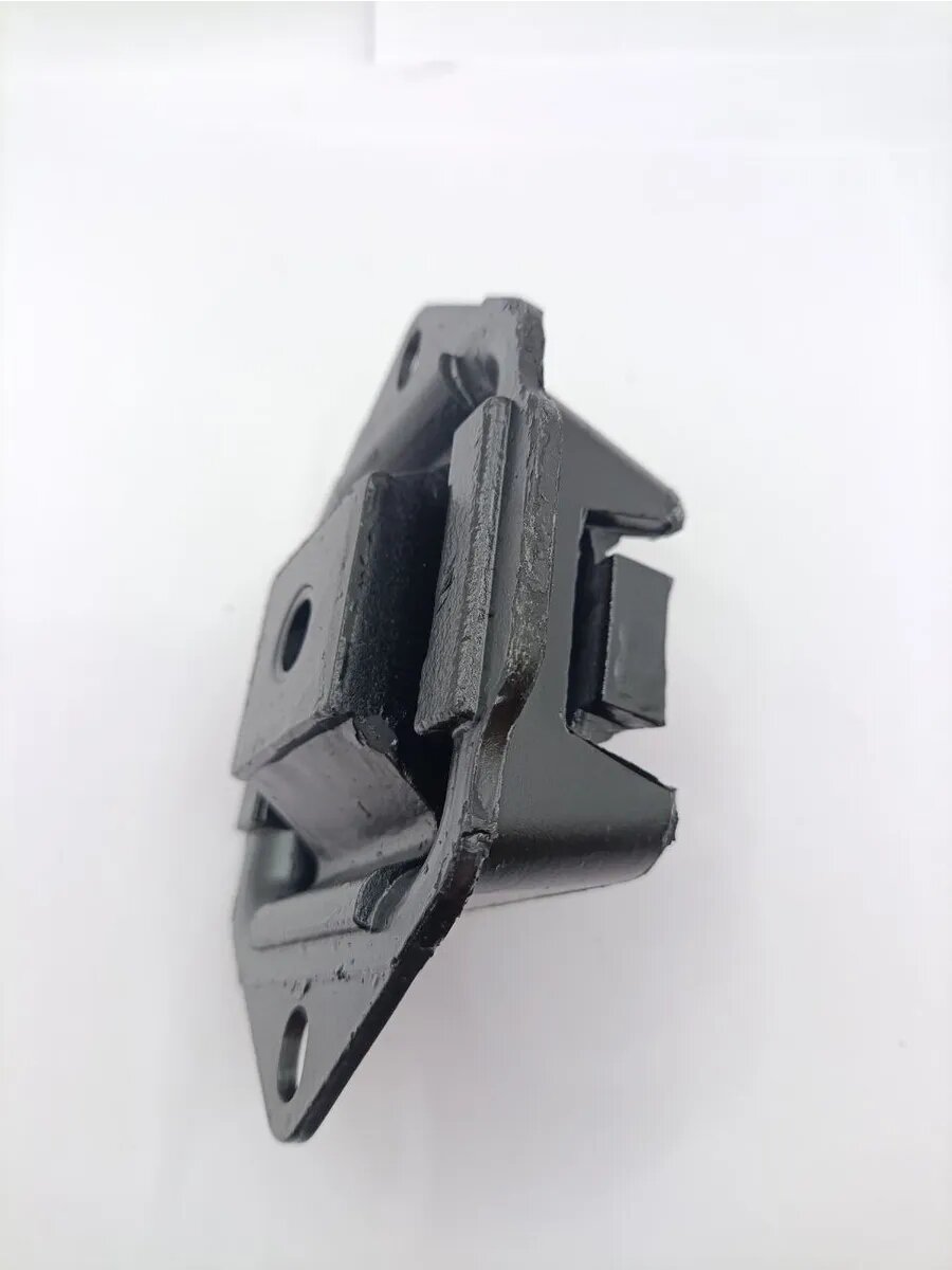 Опора коробки передач