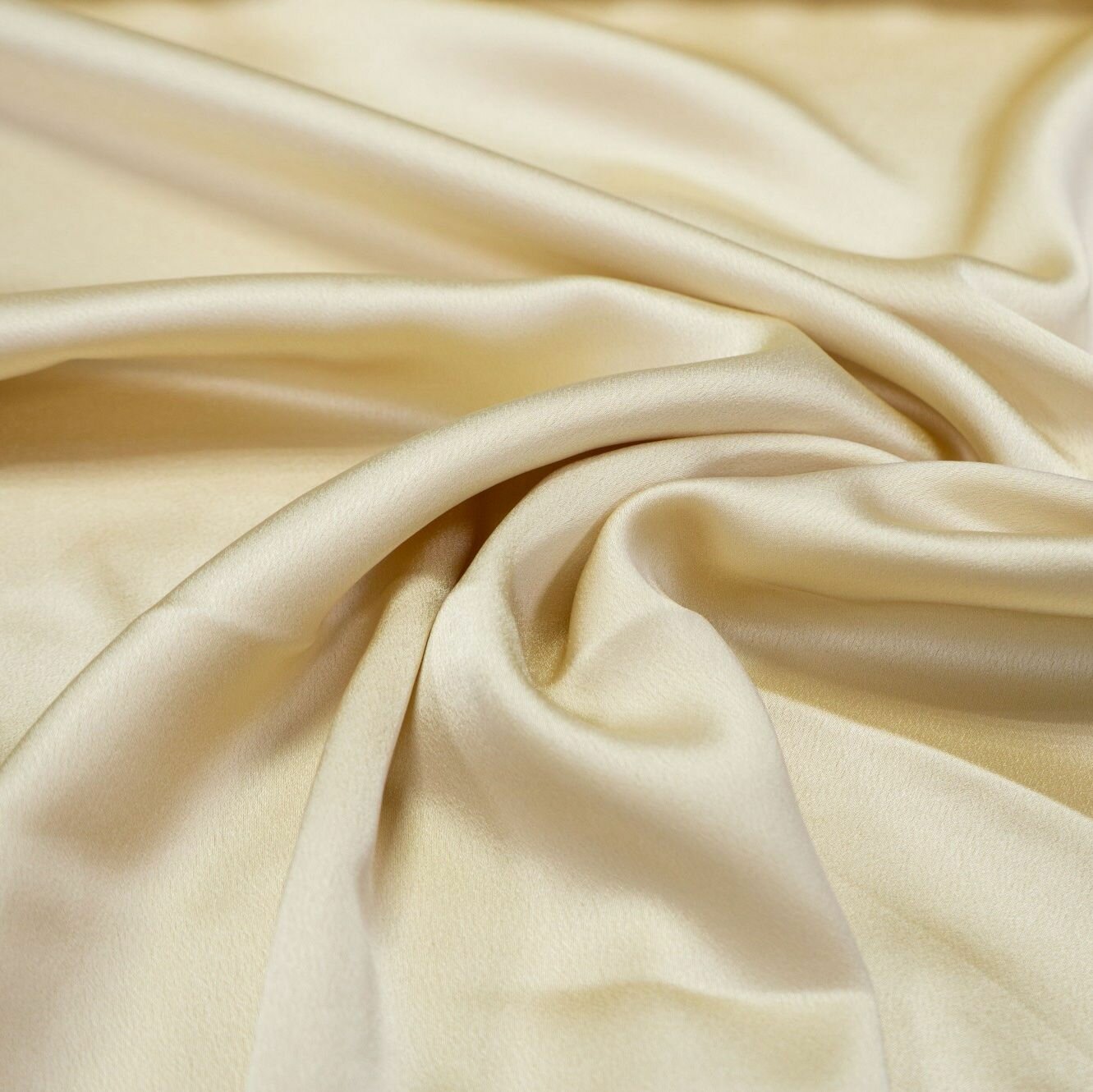 Ткань Креп сатин светло-бежевый. Ткань для шитья 1.6м