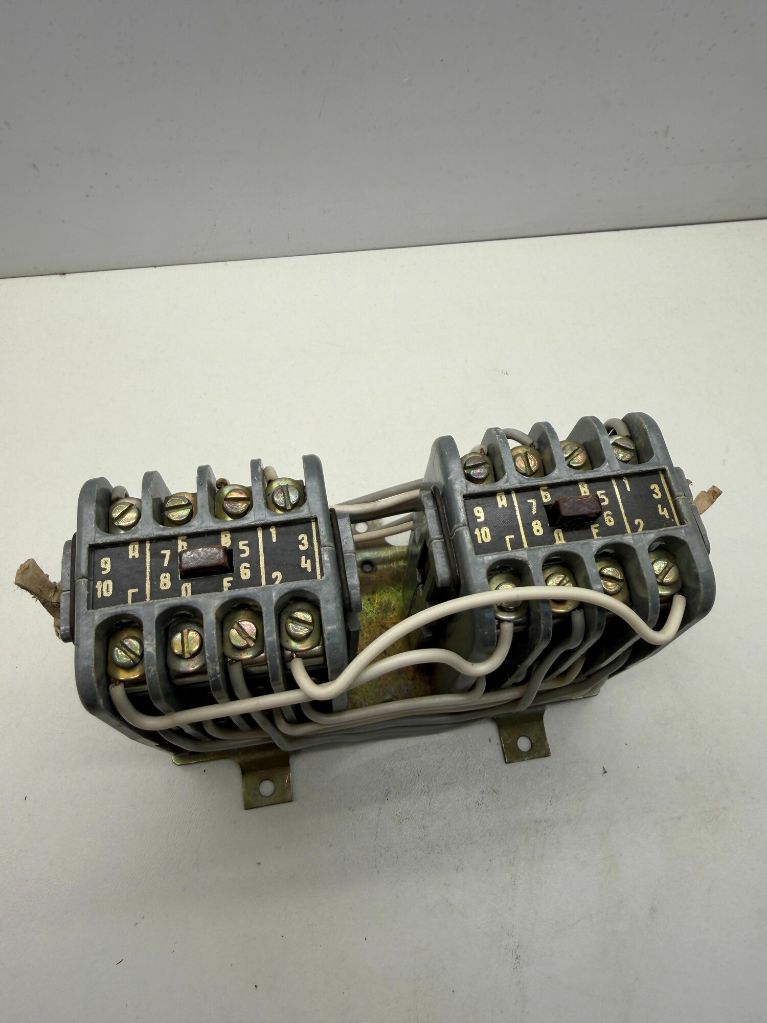 Пускатель ПМЕ-073 У3, 380V, In-4A, U кат: 220V 50Hz.