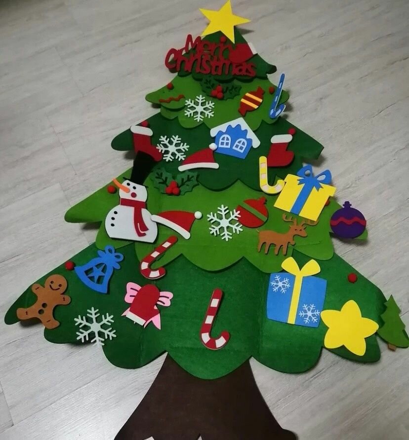 Новогодняя елка из фетра на стену