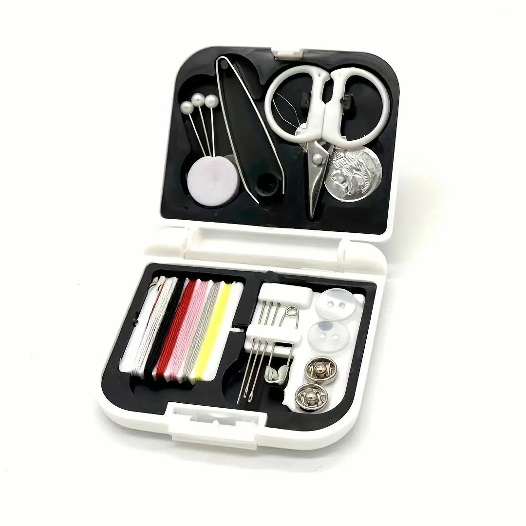 Мини-квадратная коробка для шитья, портативные дорожные принадлежности для шитья из металла, компактный швейный набор для ремонта одежды и поездок в красном или синем варианте