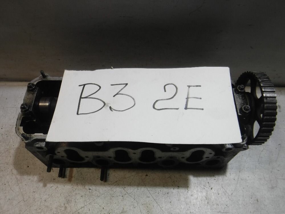 Головка блока цилиндров VW Passat B3 048103373