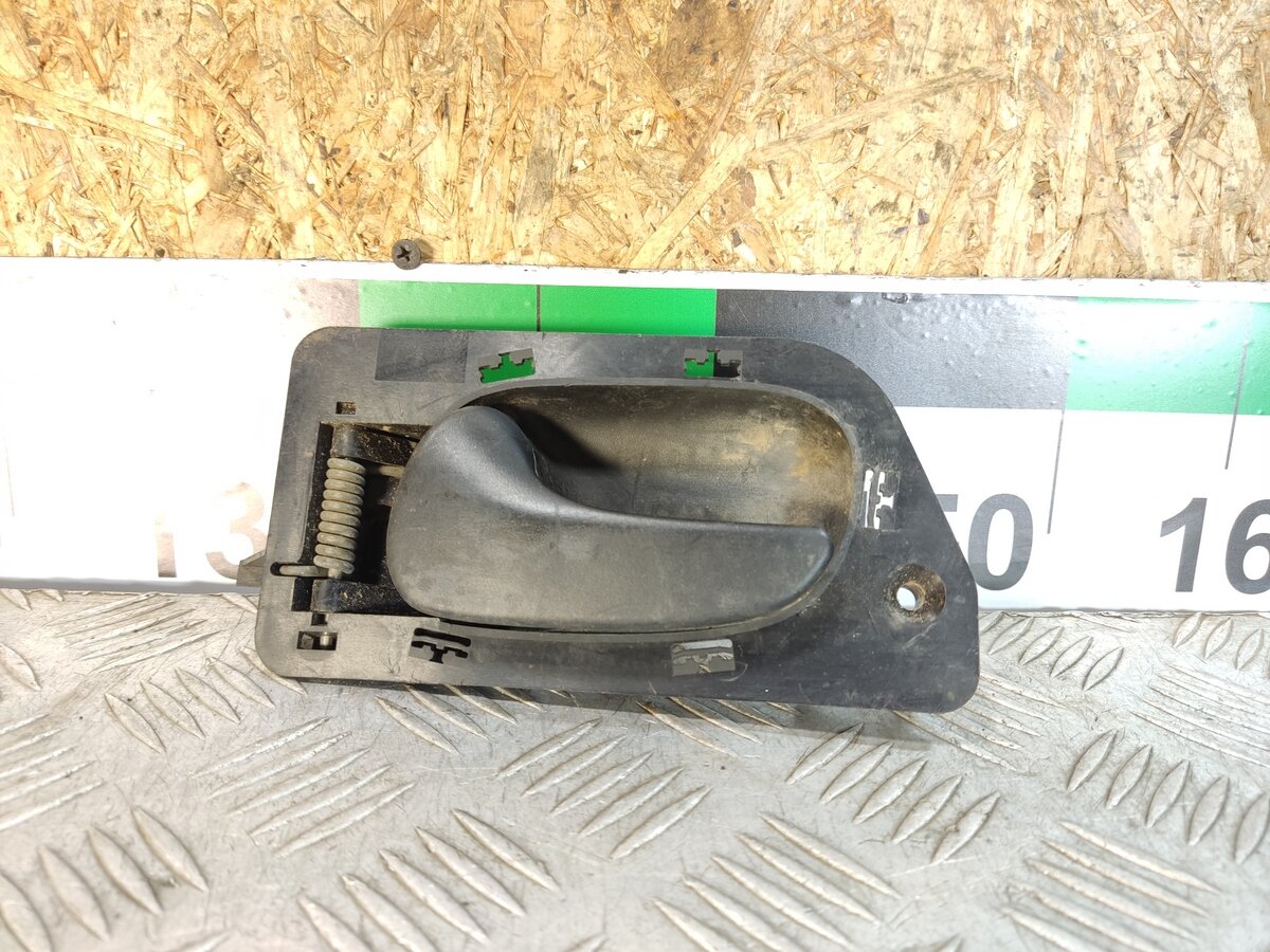 Ручка двери внутренняя передняя левая RENAULT Laguna 1994 1998 7700823286