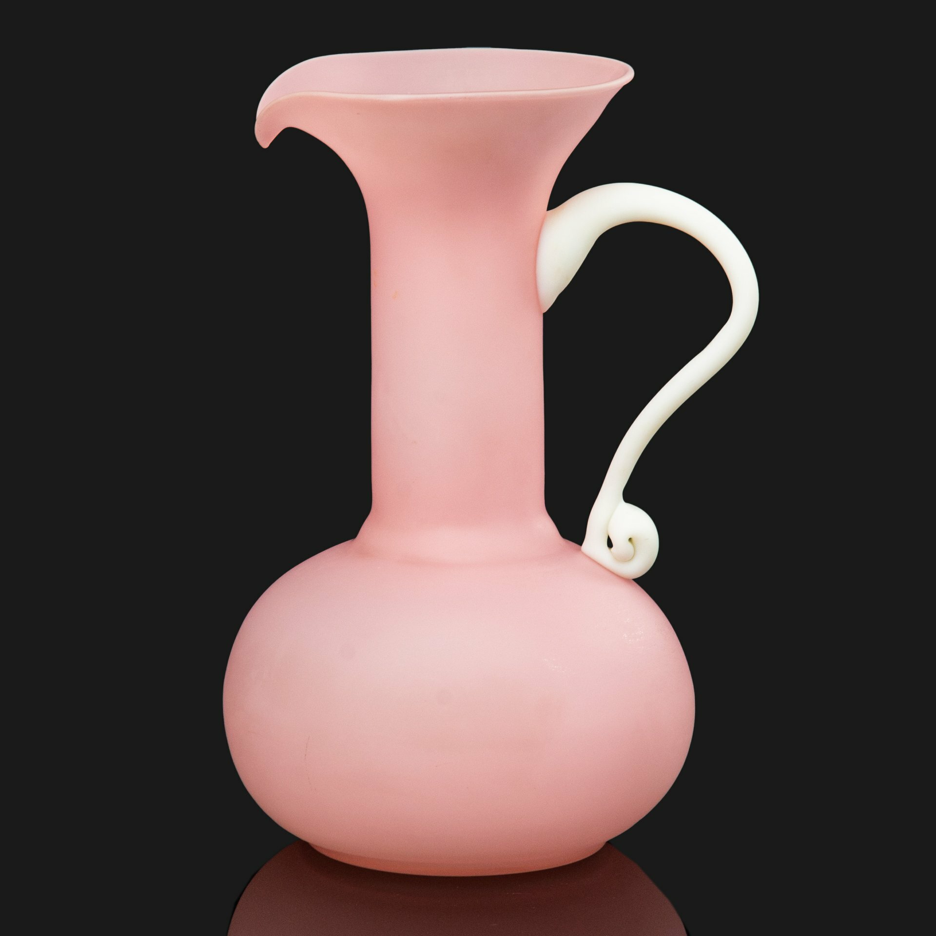 Высокая интерьерная ваза (кувшин) нежного розового оттенка, Empoli Art Glass Opaline