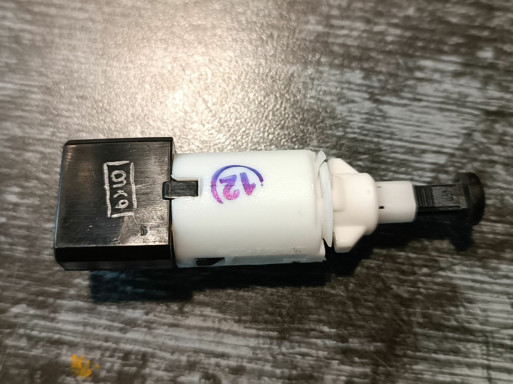 Выключатель сигнала тормоза Веста (идет сейчас по конвейеру ВАЗ)