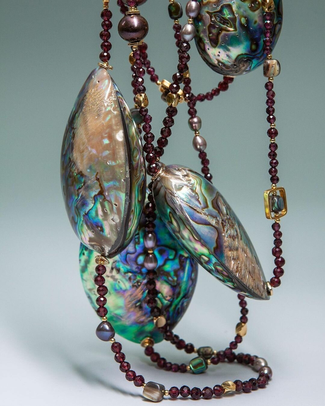 Бусы, гелиотис, гранат, жемчуг культивированный