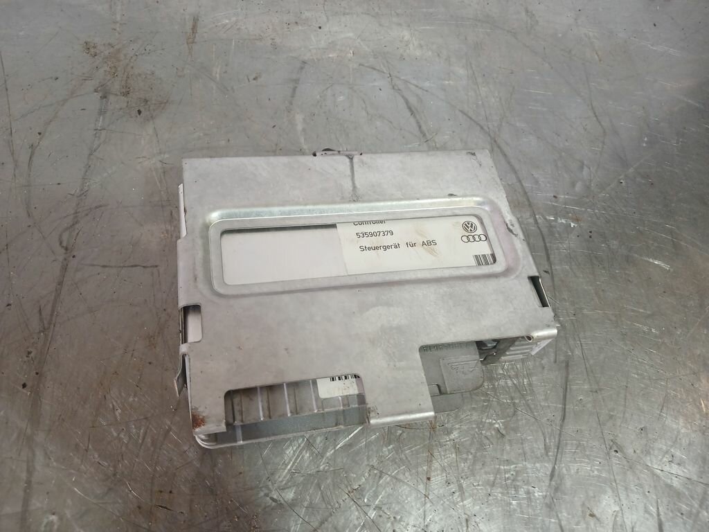 Блок управления ABS VW Passat B3 1988-1993