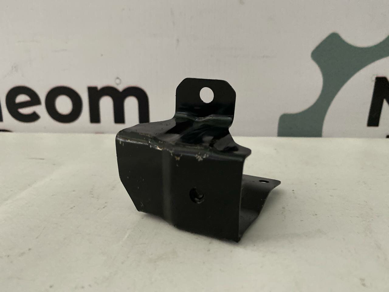 Кронштейн левой фары Haval Jolion 2021-