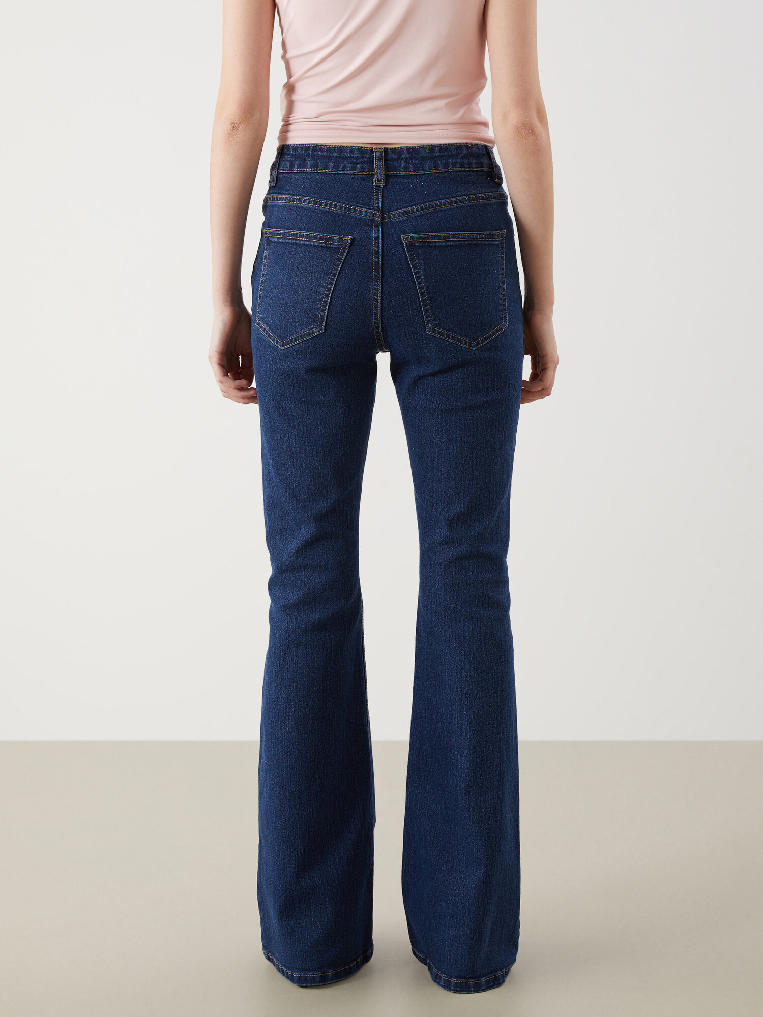 Джинсы клеш 