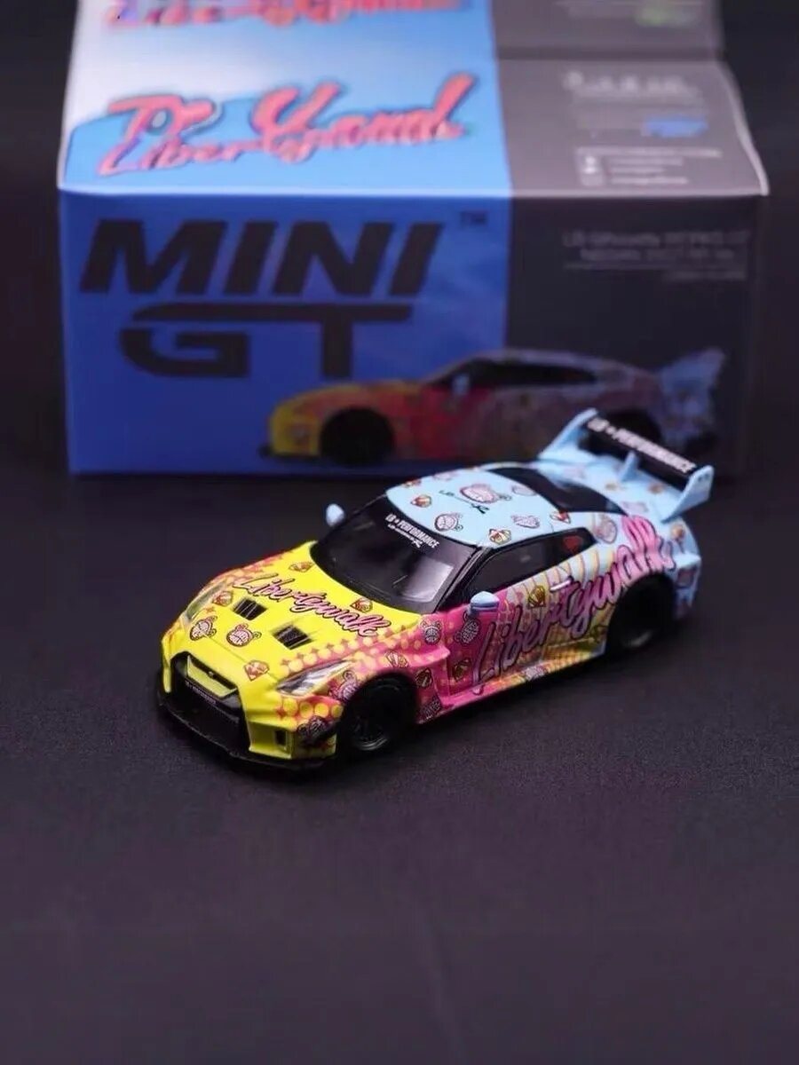 Машинка TSM MINI GT 1/64 LB-Silhouette WORKS GT NISSAN 35GT-RR Ver.1 LBWK KUMA #742 Die-cast Alloy Car Model Collection Display Gift