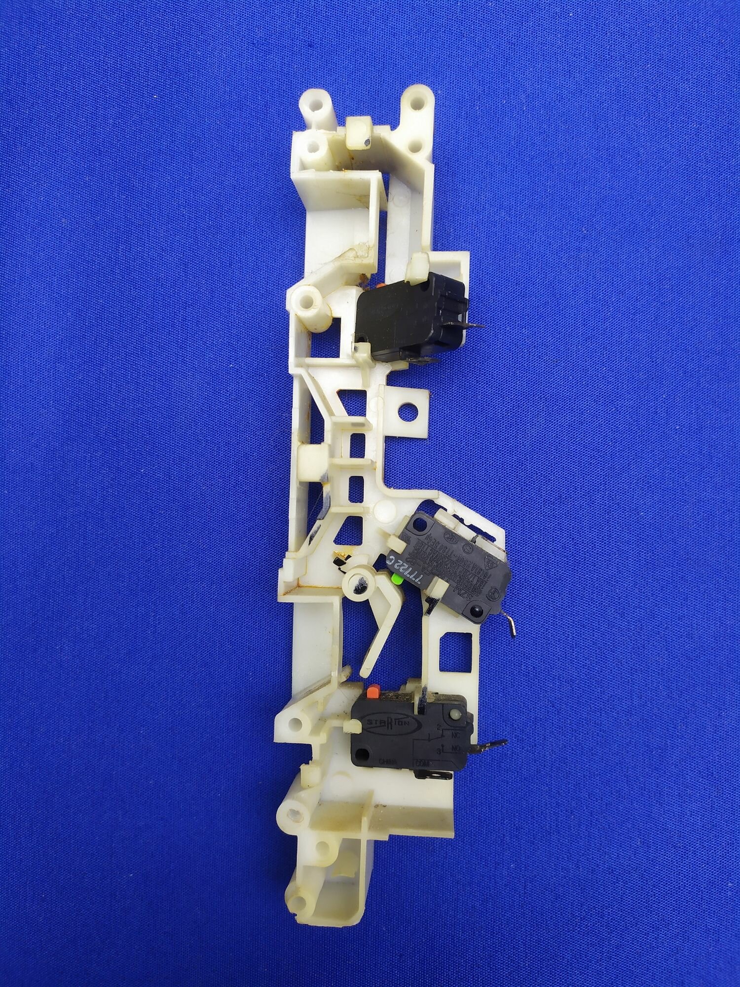 3 Микровыключателя двери для MS-2042H LG СВЧ-Печь Другое арт. 14190