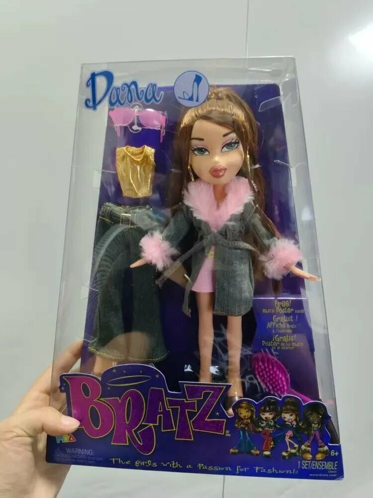 Кукла Bratz Original Fashion Doll Dana Series 3 with 2 Outfits and Poster