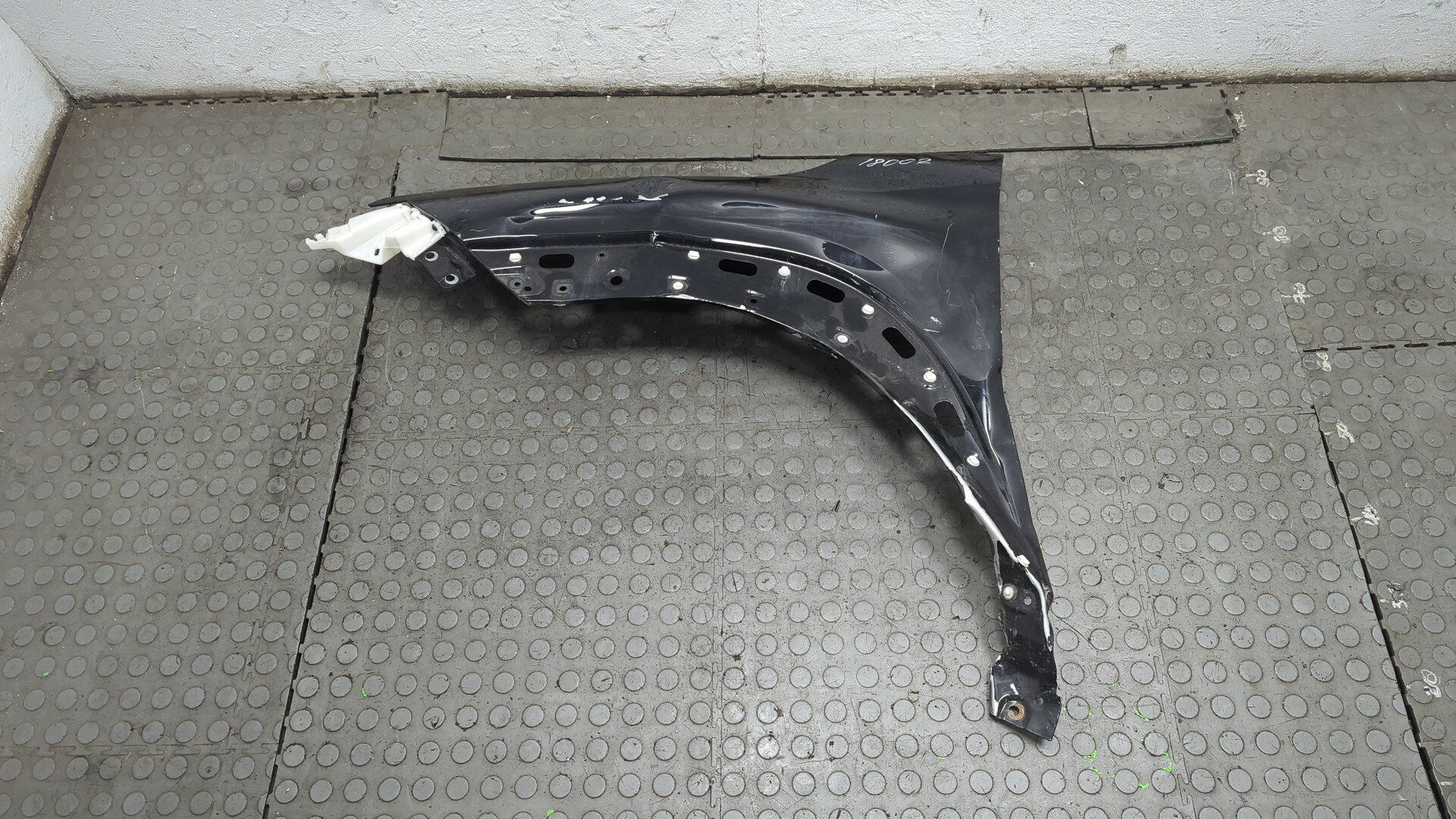 Крыло левое переднее Chevrolet Trailblazer 2019- Б/У