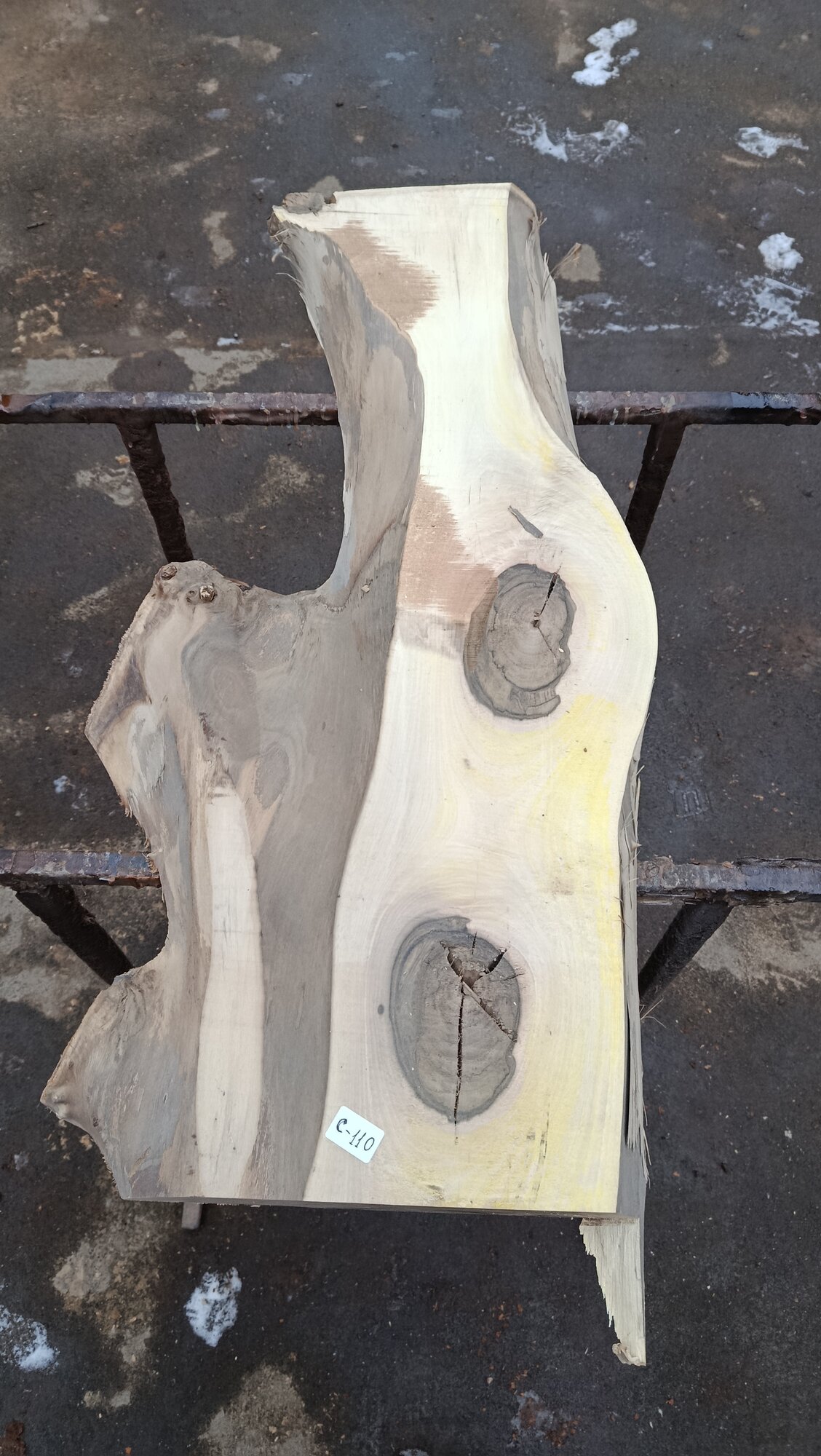 Слеб из ореха,90х36х4,5см(С110) с живыми краями