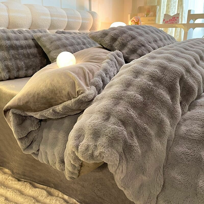 Пододеяльник из кроличьего меха, цельный, комплект из четырех предметов из утолщенного молочного велюра, плюшевый фланелевый пододеяльник, плюшевая простыня из кораллового флиса для зимы.