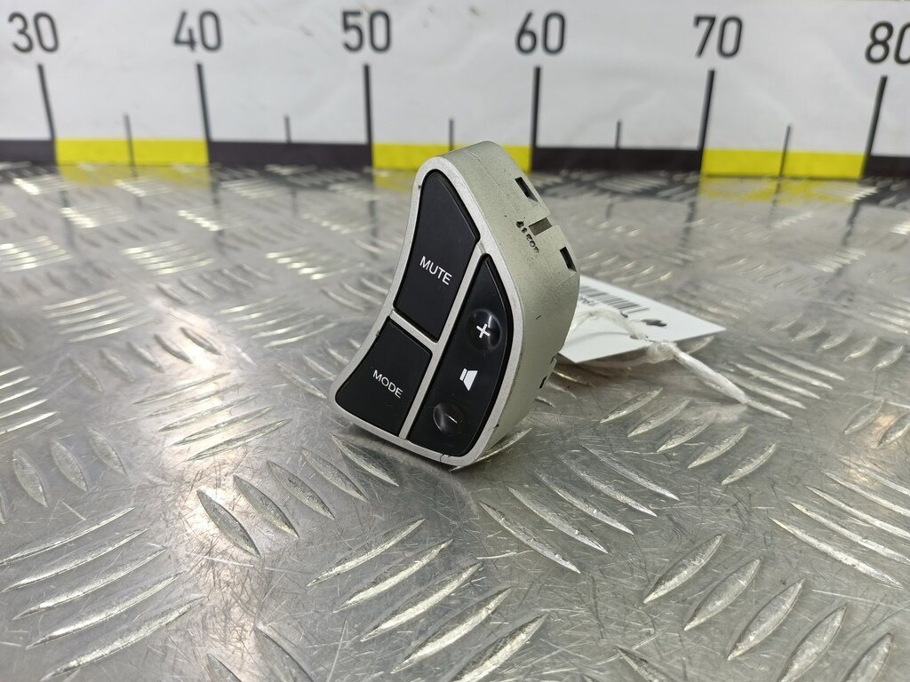 Блок кнопок Б/У для Kia Ceed ED (2006—2010) 967101H2001S