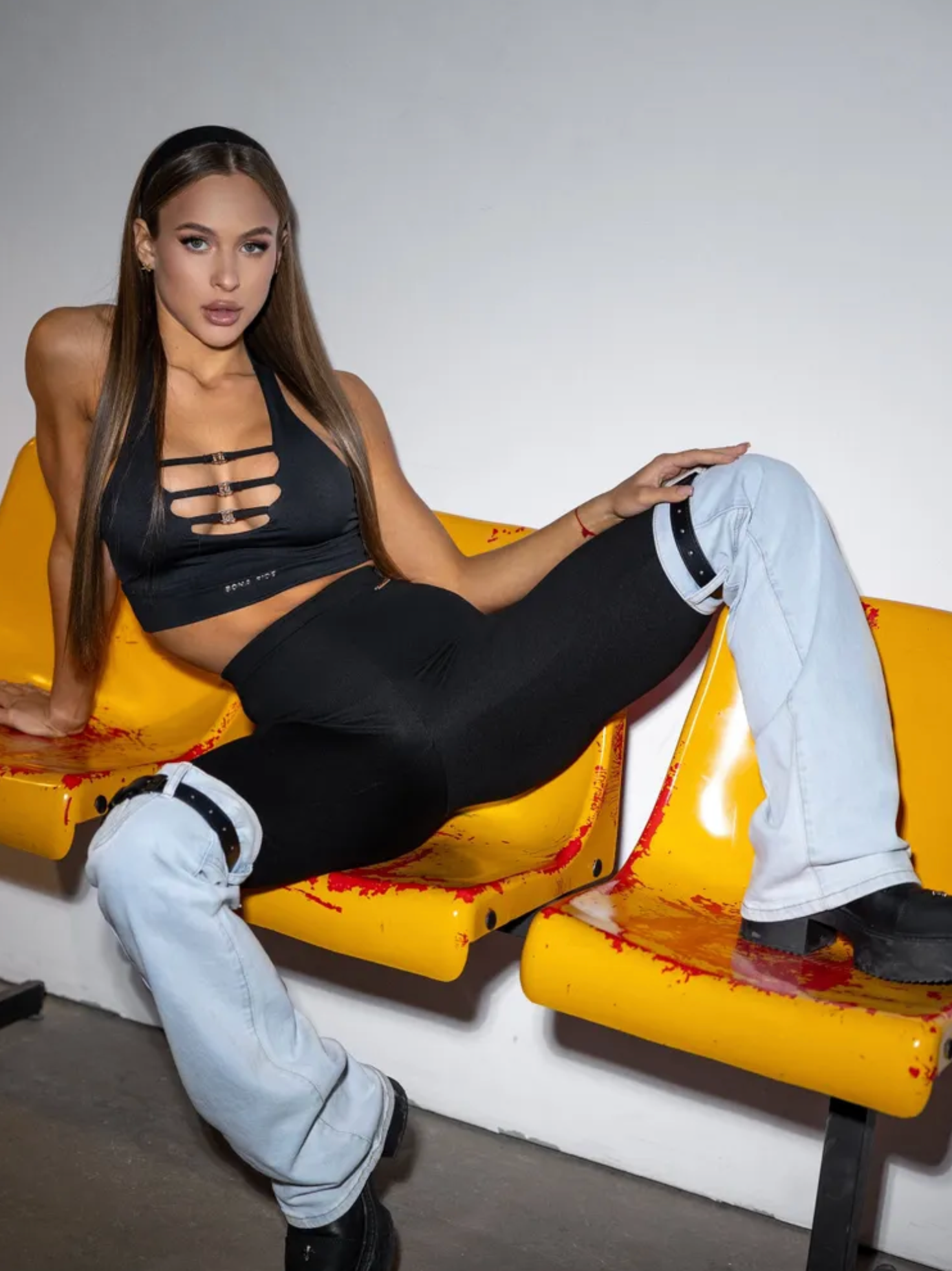 Джинсы клеш 