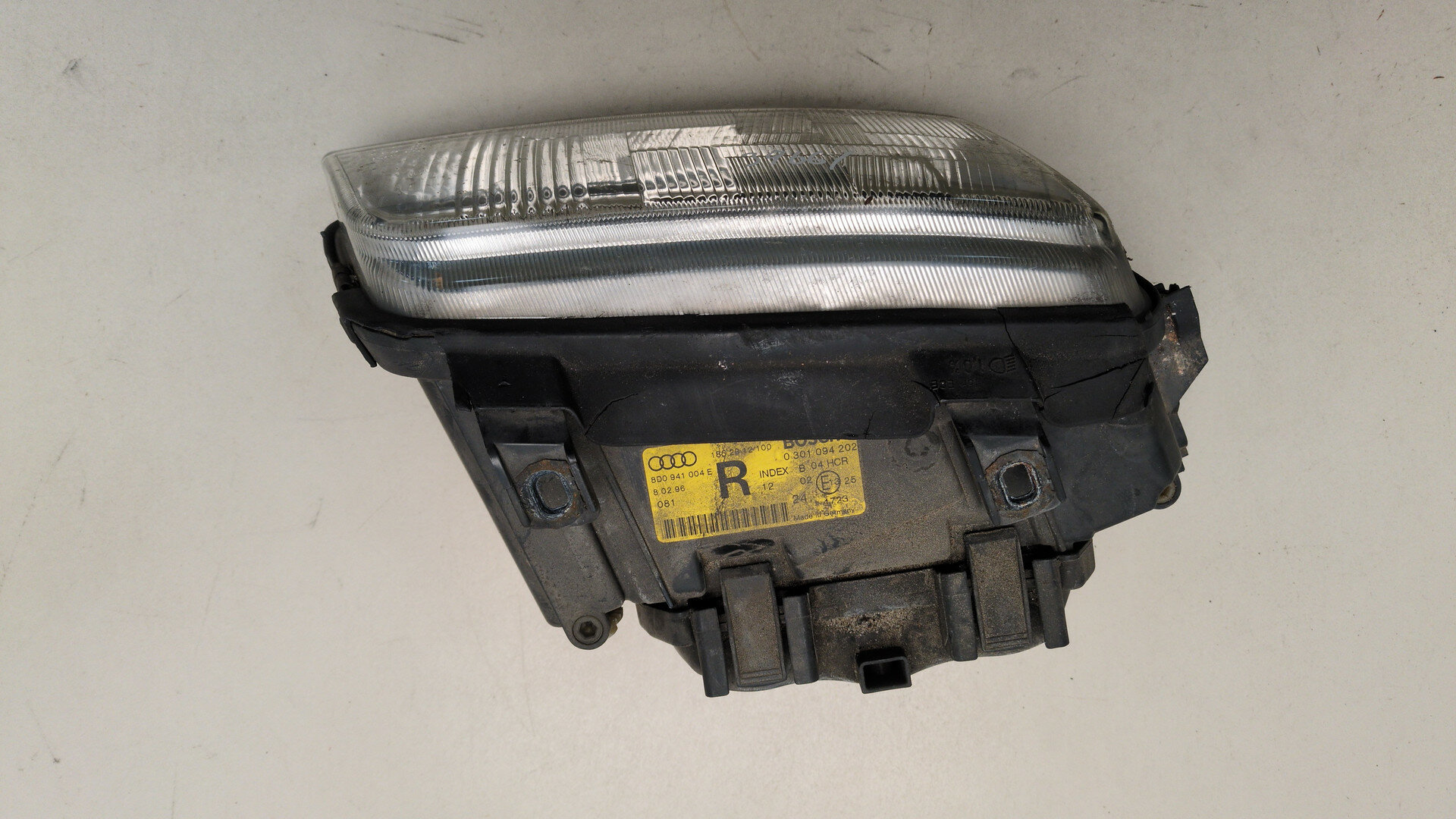 Фара (передняя) правая Audi A4 (B5) Б/У