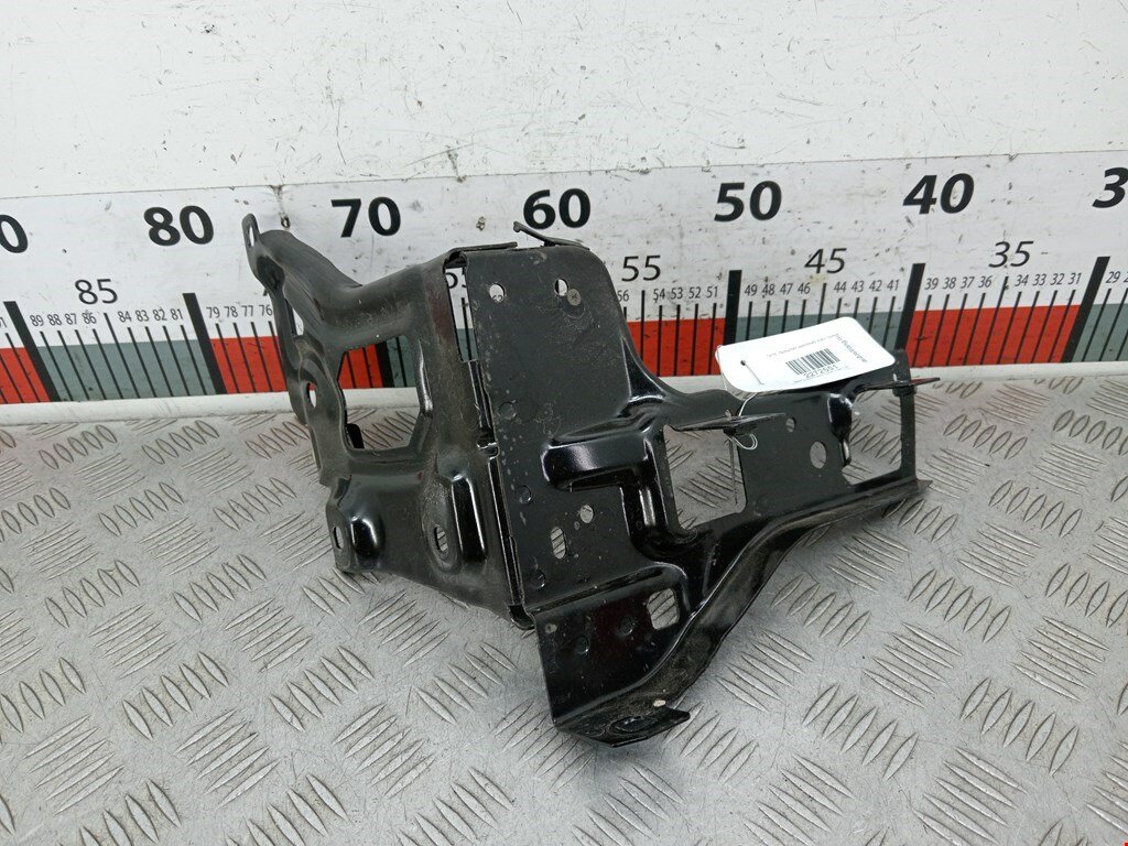 Кронштейн (крепление) фары правый BMW 2-Series Gran Tourer (F46) 51647302532 арт. 2272551