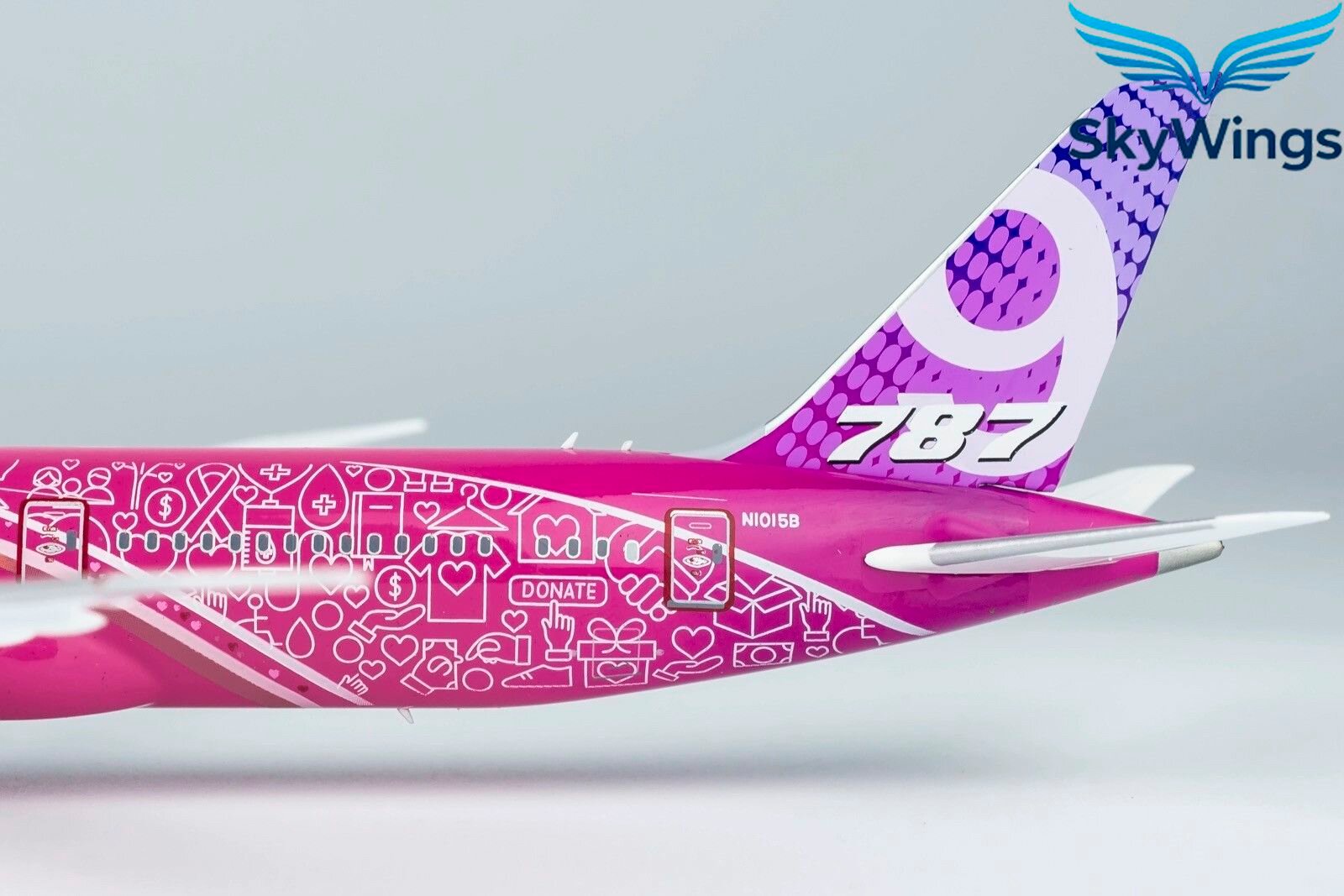 NG Models Модель самолета 1:400 Boeing 787-9 Dreamliner Boeing Company N1015B (фирменная ливрея "Making Dreams Real"), коллекционная модель прототипа-испытателя