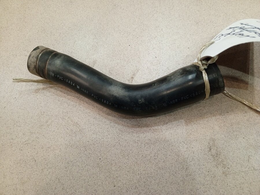 Патрубок заливной горловины от Mazda 3 bk 2003-2009