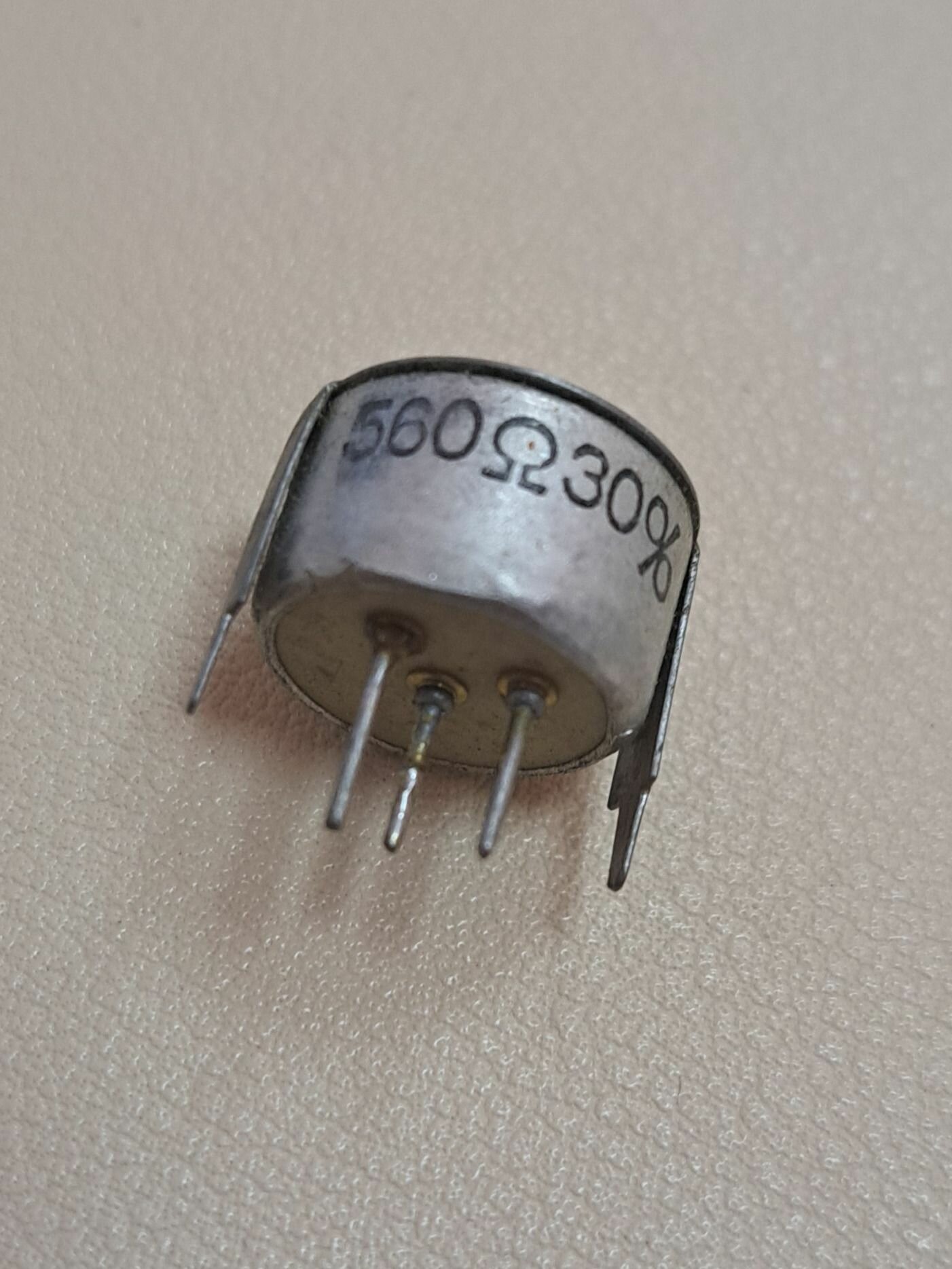 Резистор 560 Ом 30%