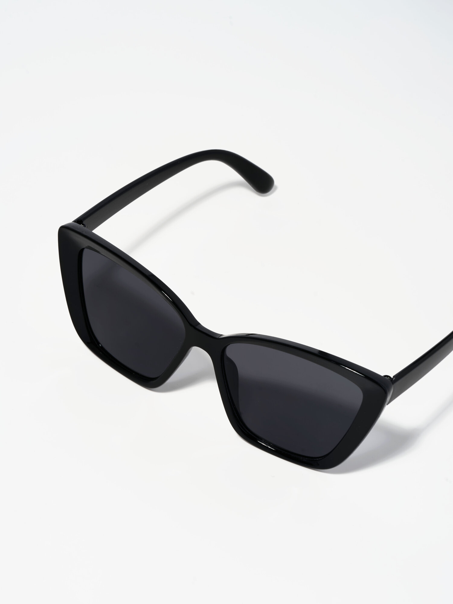 Солнцезащитные очки Sunny Glass