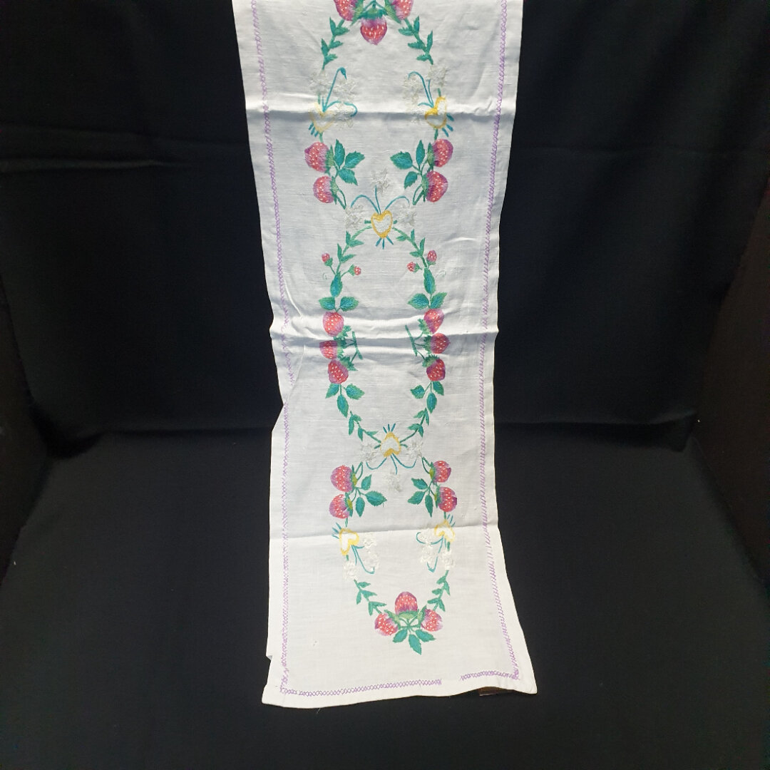Дорожка тканевая , ручная работа , 85х25см , СССР.