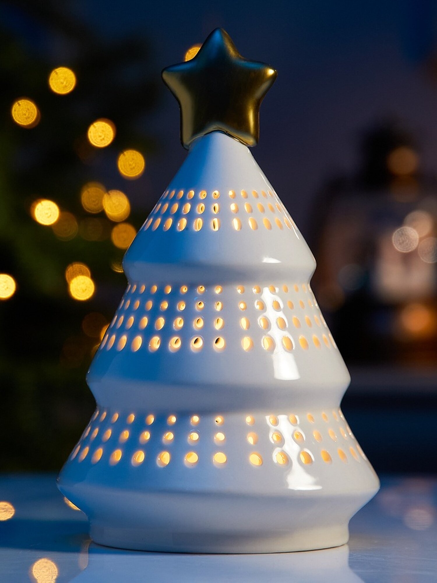 Светодиодная фигура "Елка с золотой звездой" 17.5х11х11, 1 LED, LR44x3(в компл.), Т/белый