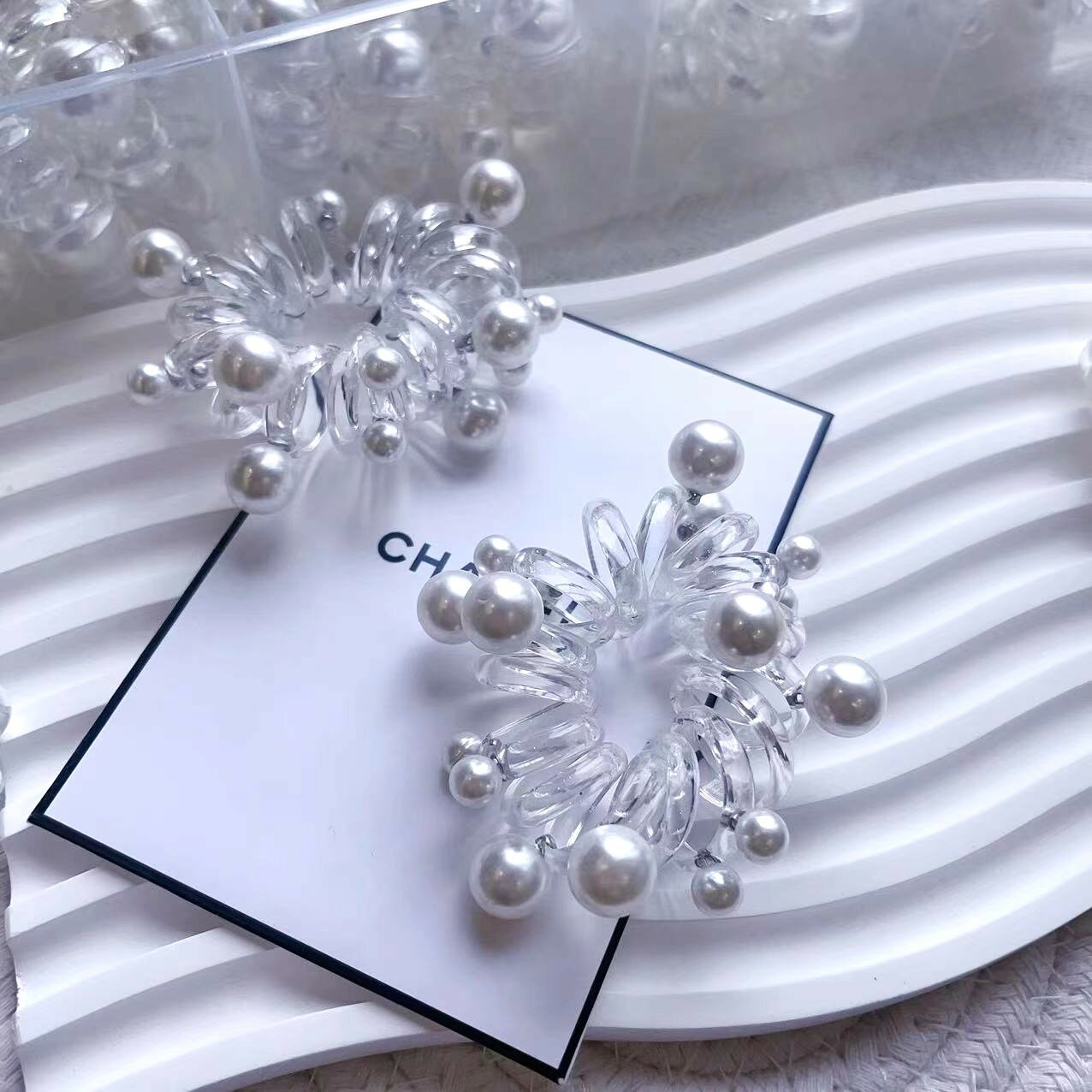 Резинки для волос спиральки, пружинки с жемчугом 2 шт. YZ