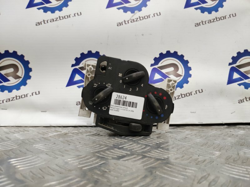 Б/У Блок управления печкой Renault Logan 1 / Рено Логан 1 K7JA710 1.4 2006