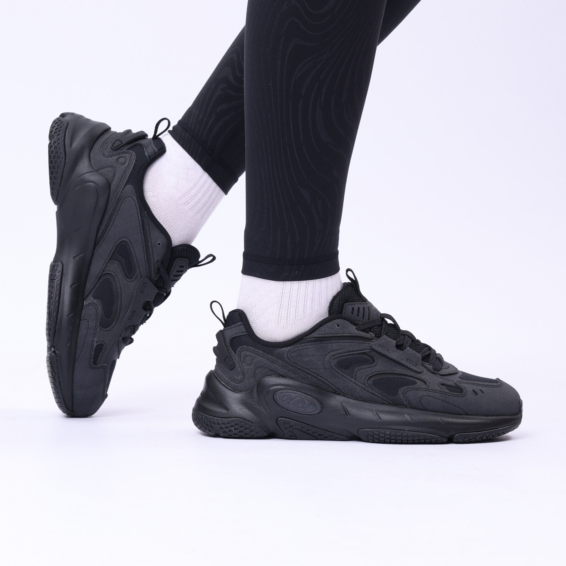 Кроссовки Nebula