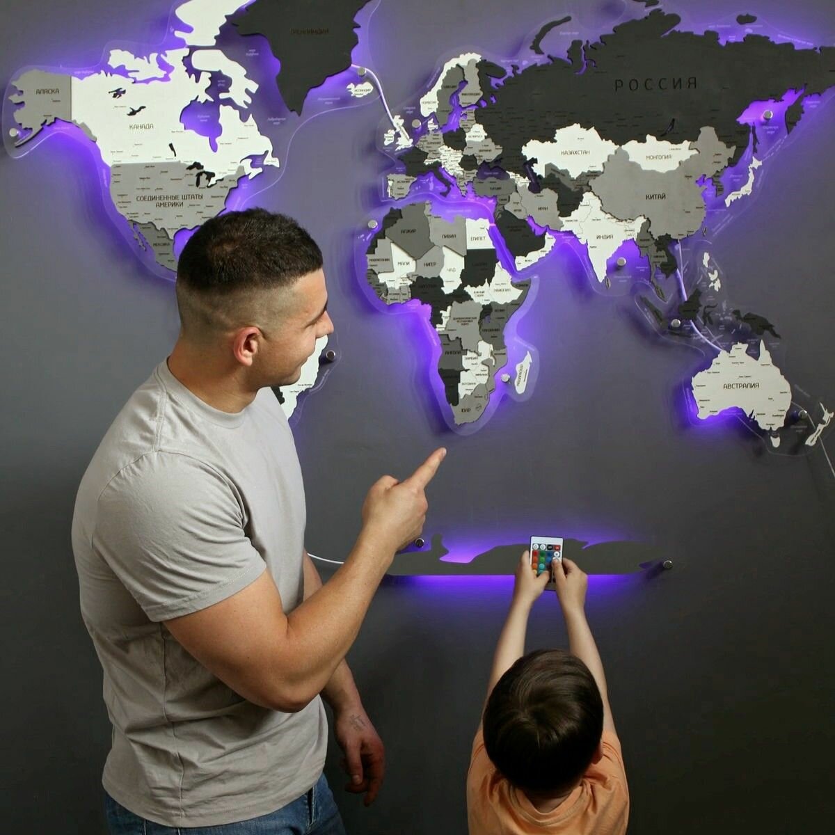 Карта мира настенная деревянная 3D многоуровневая Geografika С подсветкой 150 х 90 см "Серая". Панно и декор на стену для интерьера дома. Украшение, картина интерьерная из дерева в комнату