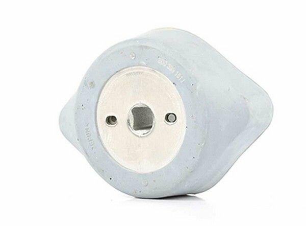 Опора двигателя правая BSG Арт. BSG90700055 / VW Passat B6 AUDI A4, A6 SKODA Superb