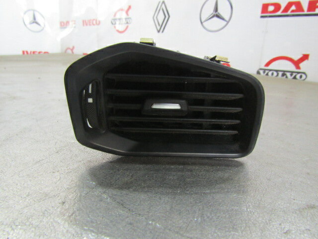 Дефлектор воздушный панели приборов Scania 6-series