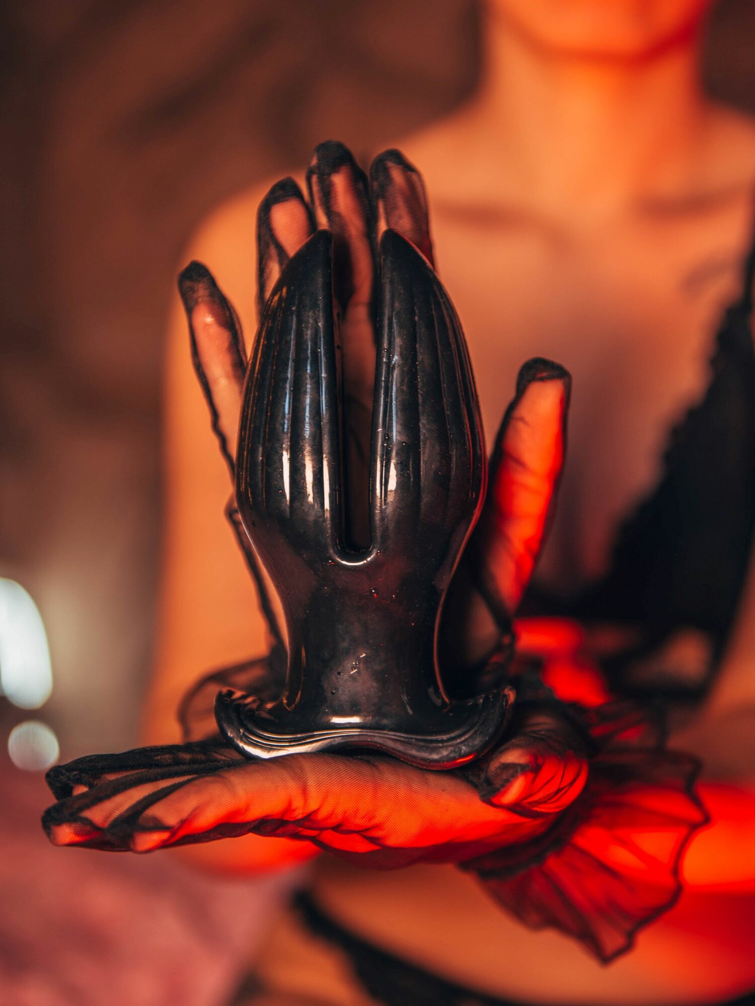 Большая анальная пробка SeSati 15.5 см PP622S1TP15BK